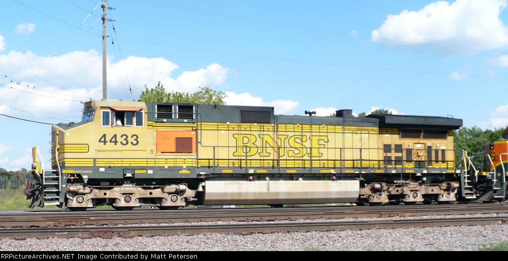 BNSF 4433